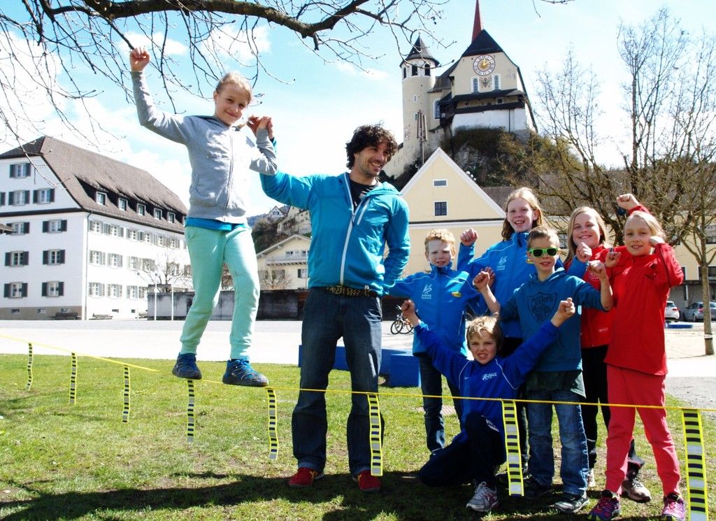 Trendsport Slackline auf dem Marktplatz - Vorarlberger Nachrichten | VN.at