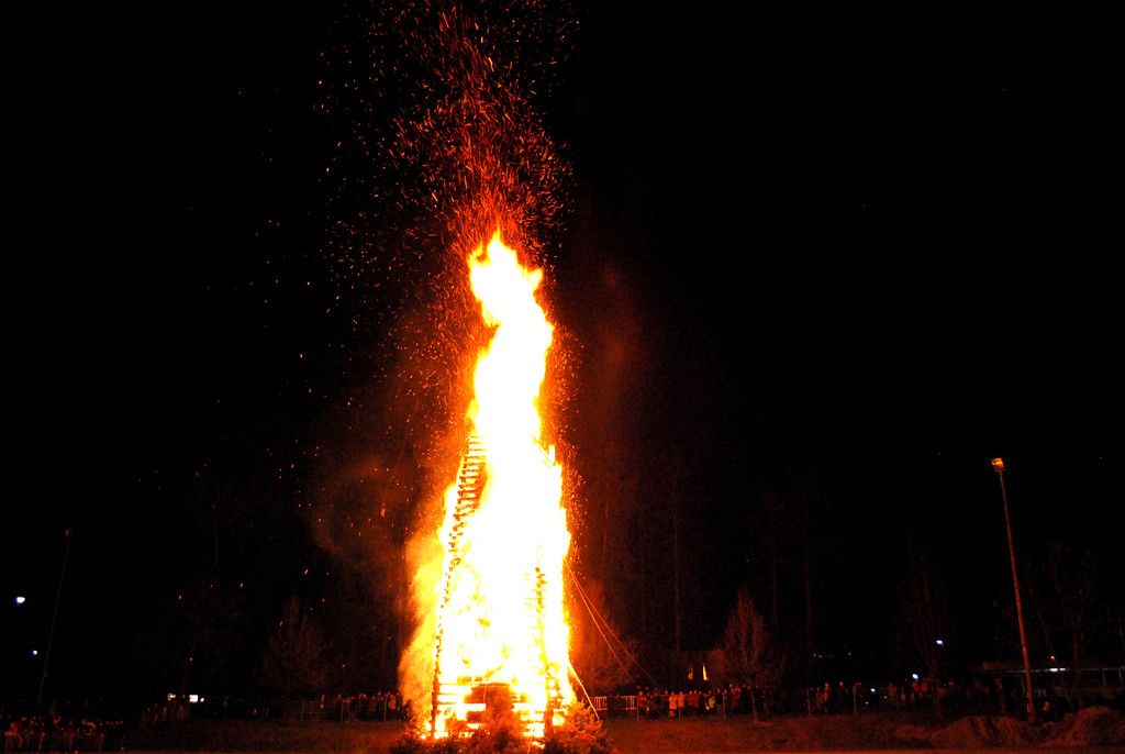 Funken im Kreuzfeuer - Vorarlberger Nachrichten | VN.at