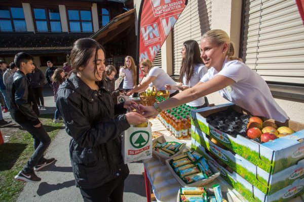 VN und Spar versorgen Rankweiler Schüler mit einer gesunden Jause ...