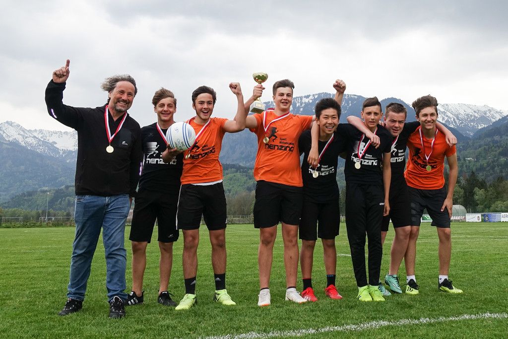 Nenzinger Faustballer sind die Nummer eins - Vorarlberger Nachrichten ...