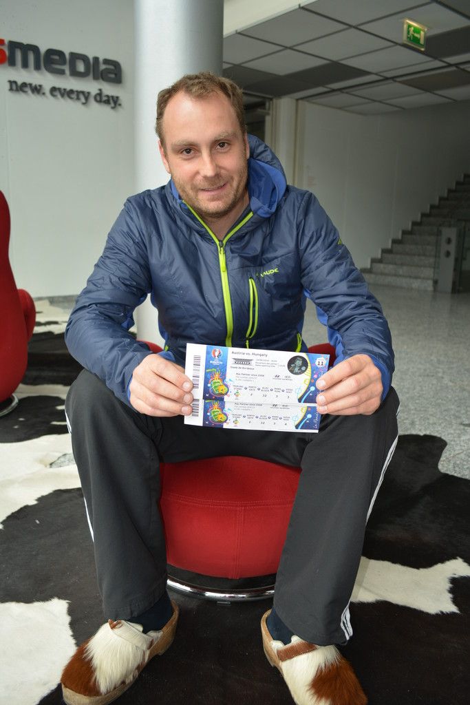 Die ersten EM-Karten wechselten Besitzer - Vorarlberger Nachrichten | VN.at