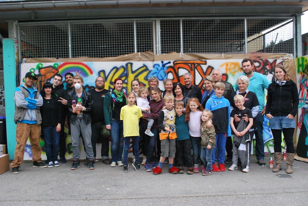 Wenn Oma, Kind und Enkel Bilder sprühen - Vorarlberger Nachrichten | VN.at