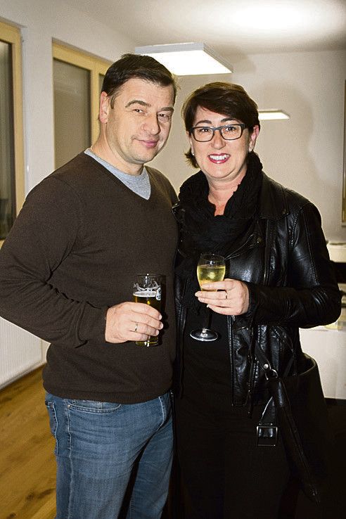 Grund zum Feiern im neuen Büro - Vorarlberger Nachrichten | VN.at