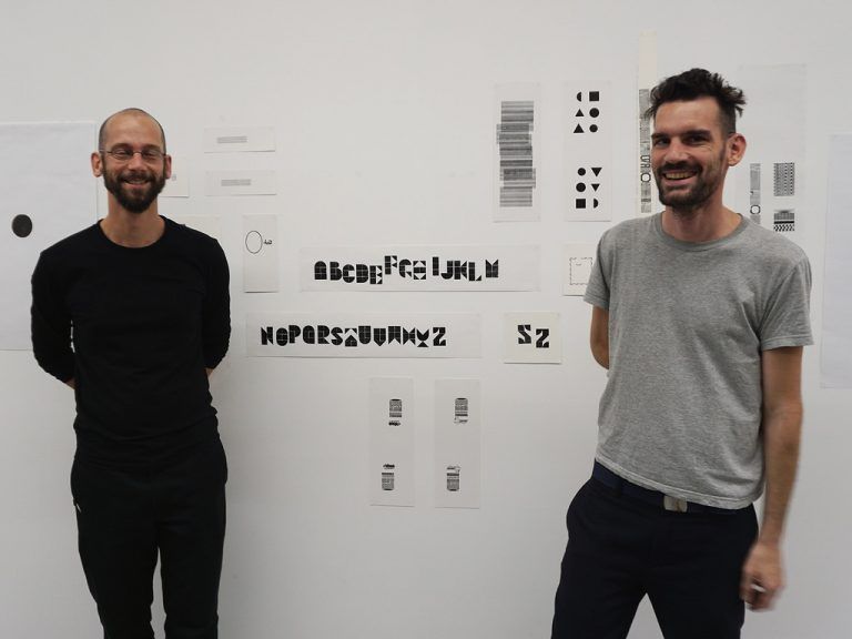 Der Bleischwere getrotzt und Bild und Wort überraschend kombiniert ...