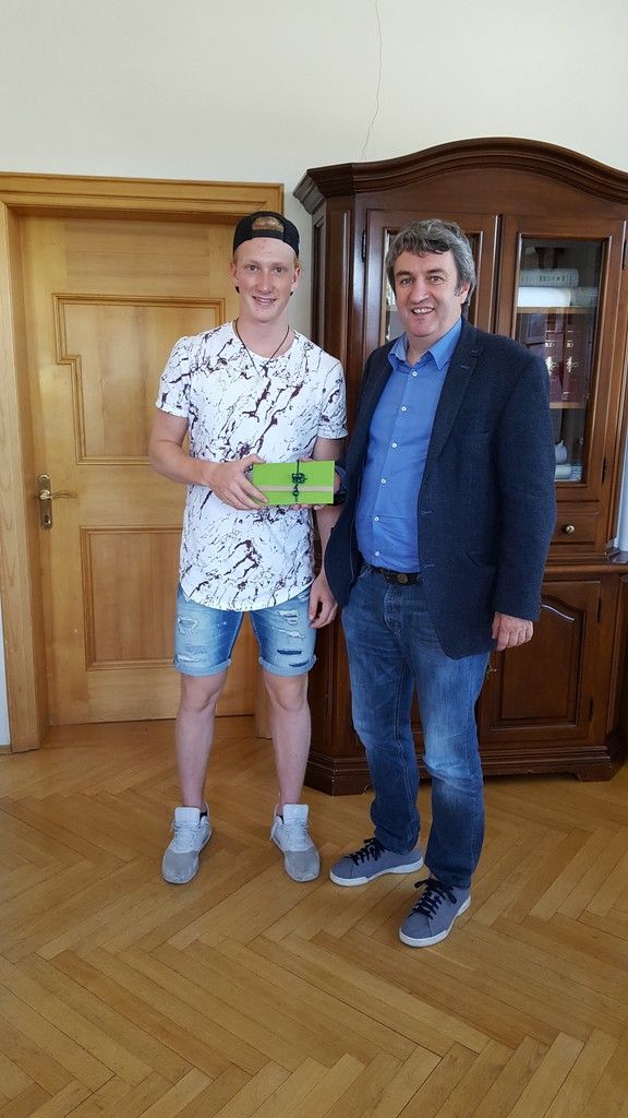 Eishockeycrack hat die Profikarriere im Visier - Vorarlberger ...