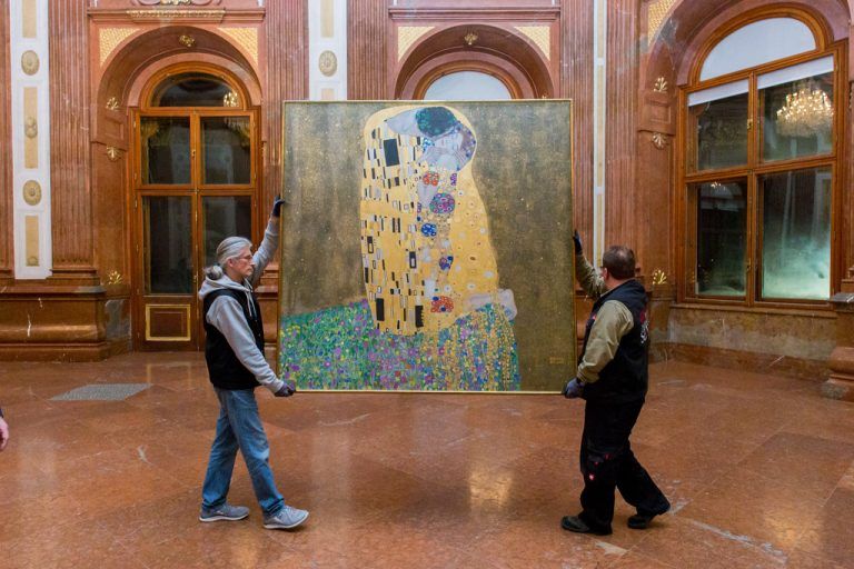 Gustav Klimts berühmtes Bild “Der Kuss” zieht um - Vorarlberger ...