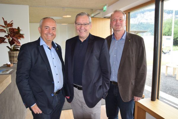 Traditions-Tischlerei feiert das neue Firmengebäude - Vorarlberger ...
