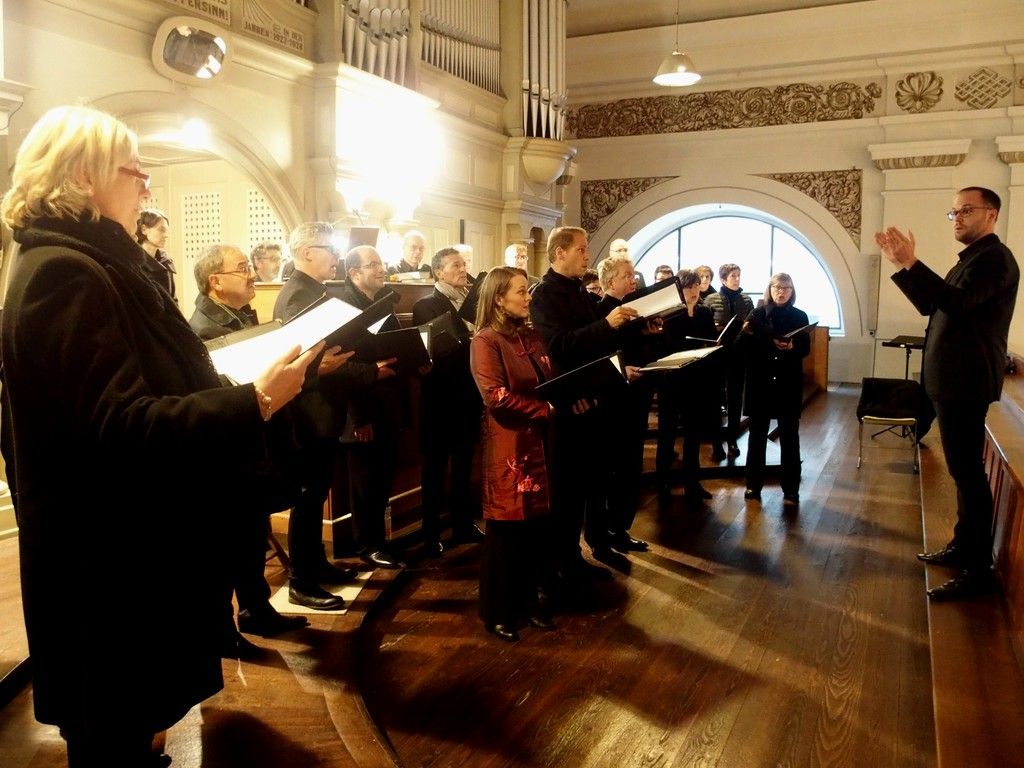 Trauer, Himmelfahrt und eine innige Friedensbitte - Vorarlberger ...