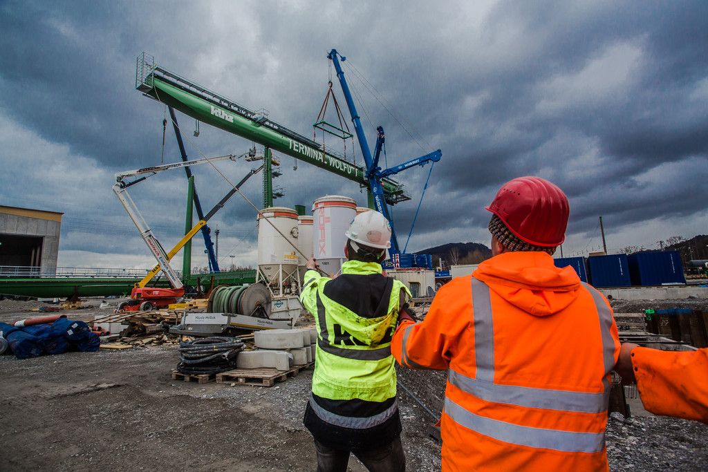 Neues Herzstück des Terminals Wolfurt steht - Vorarlberger Nachrichten ...