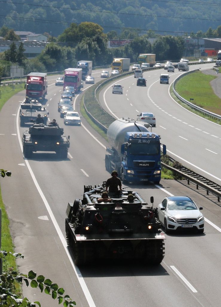 Panzer auf Vorarlbergs Straßen - Vorarlberger Nachrichten | VN.at