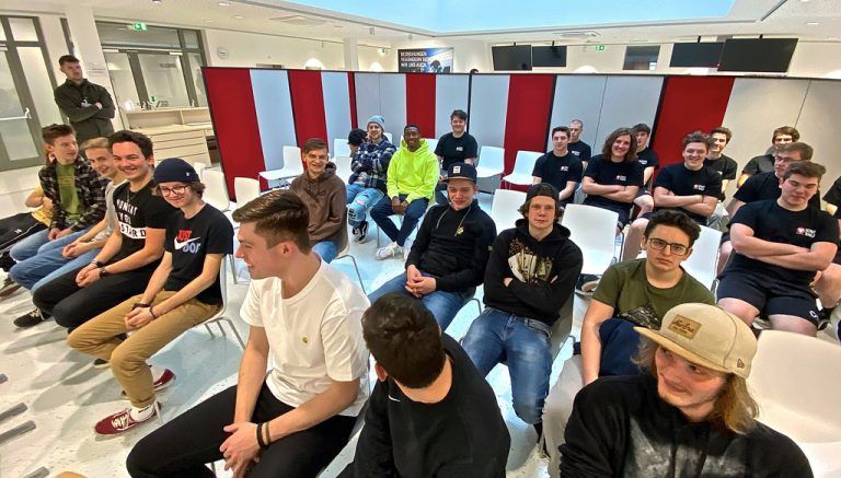 Alaba in Innsbruck zur Musterung - Vorarlberger Nachrichten | VN.at