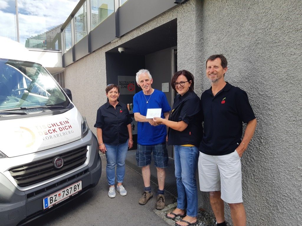 Fraxner Theaterverein tischt auf - Vorarlberger Nachrichten | VN.at