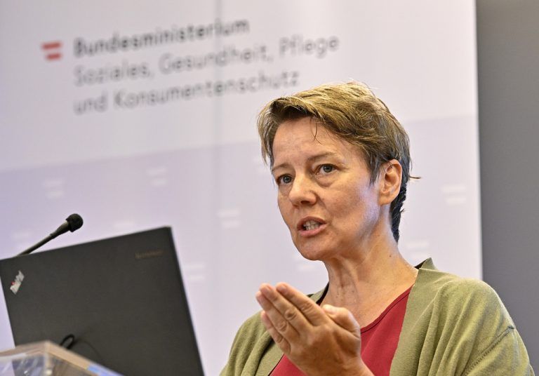 “Pflegekräfte enorm belastet” - Vorarlberger Nachrichten | VN.at