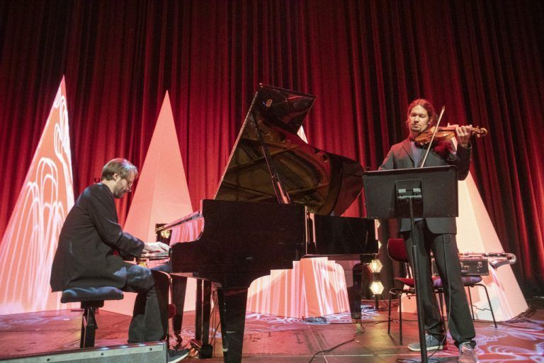 Kosmos, das klingt wie Musik und braucht Musik - Vorarlberger ...