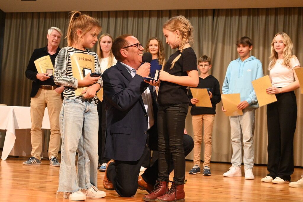 Ehrenamtliche, Funktionäre und Sportler geehrt - Vorarlberger ...