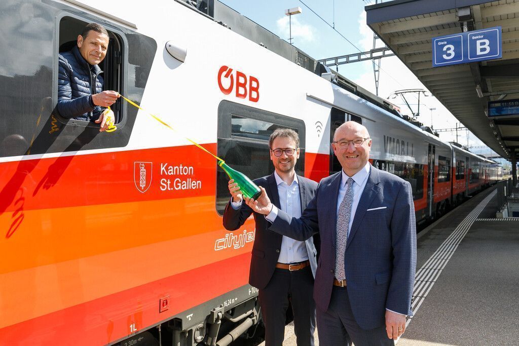 Vorarlberger S-Bahn fährt mit St. Galler Wappen - Vorarlberger ...